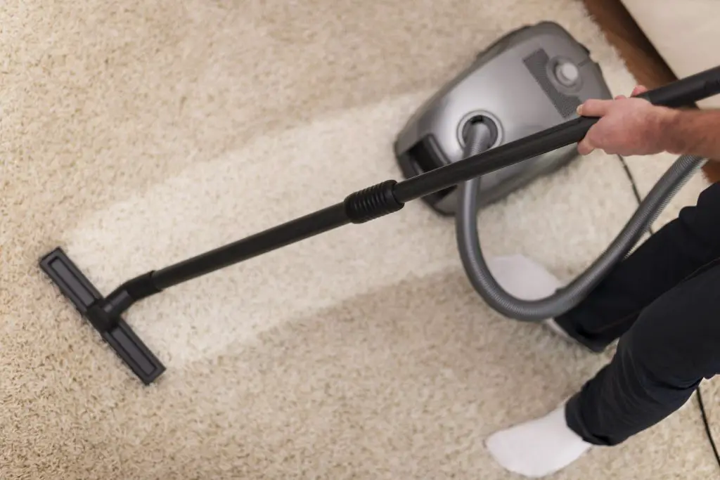 Master the Art of Vacuuming - Mental Scoop