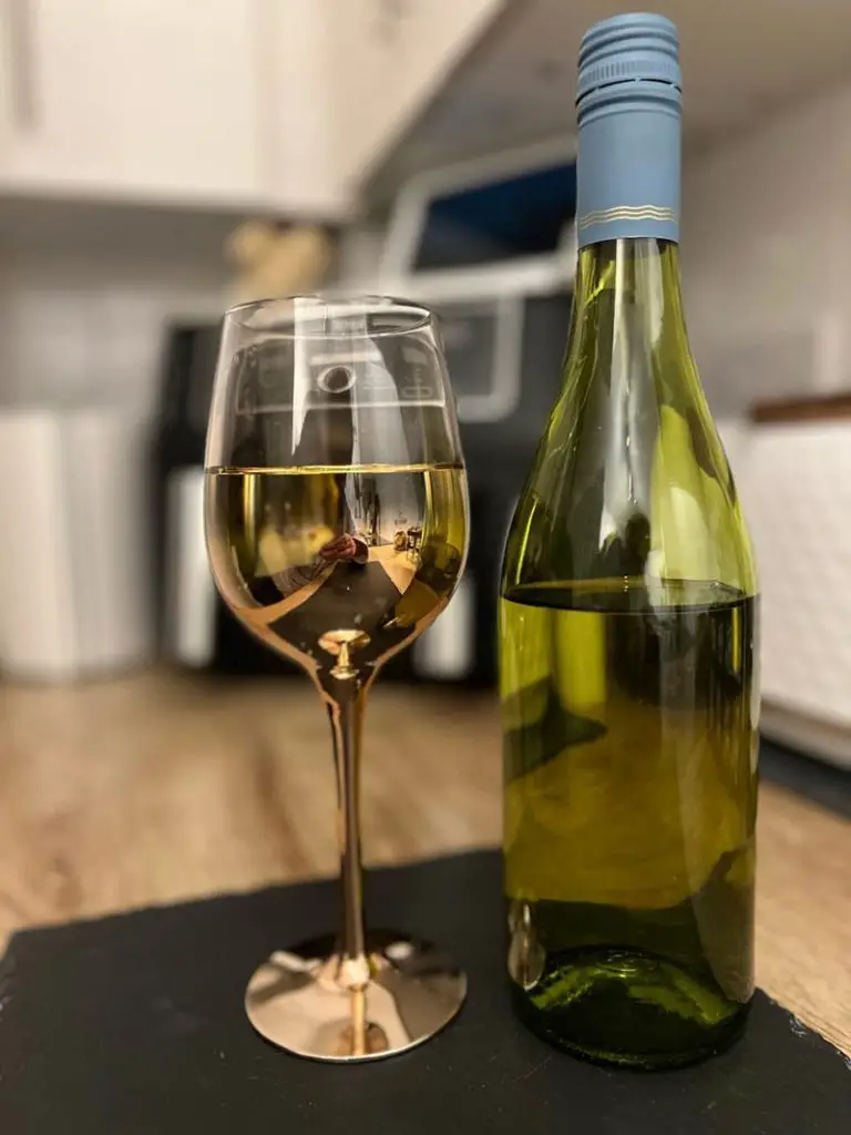 Dandelion Wine: A Delicious and Simple Homemade Recipe - Mental Scoop