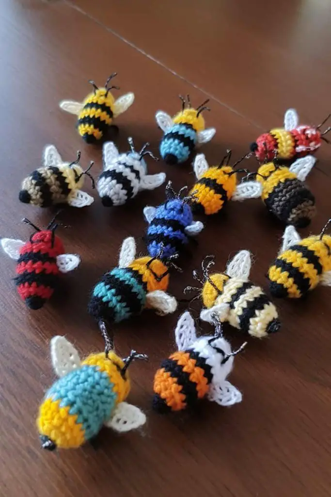 How To Crochet A Cute Bee - Mental Scoop