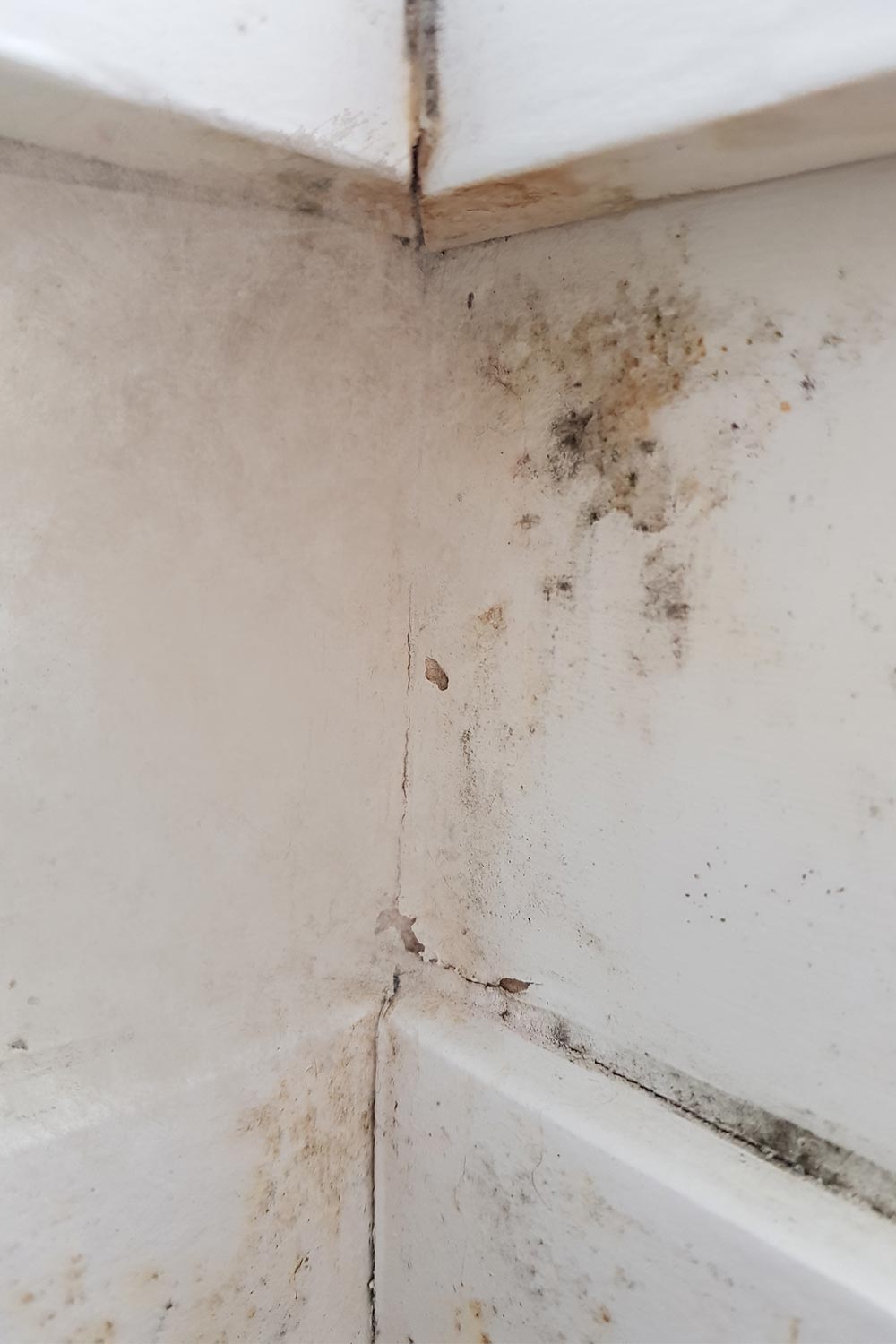 How To Remove Stains From Walls