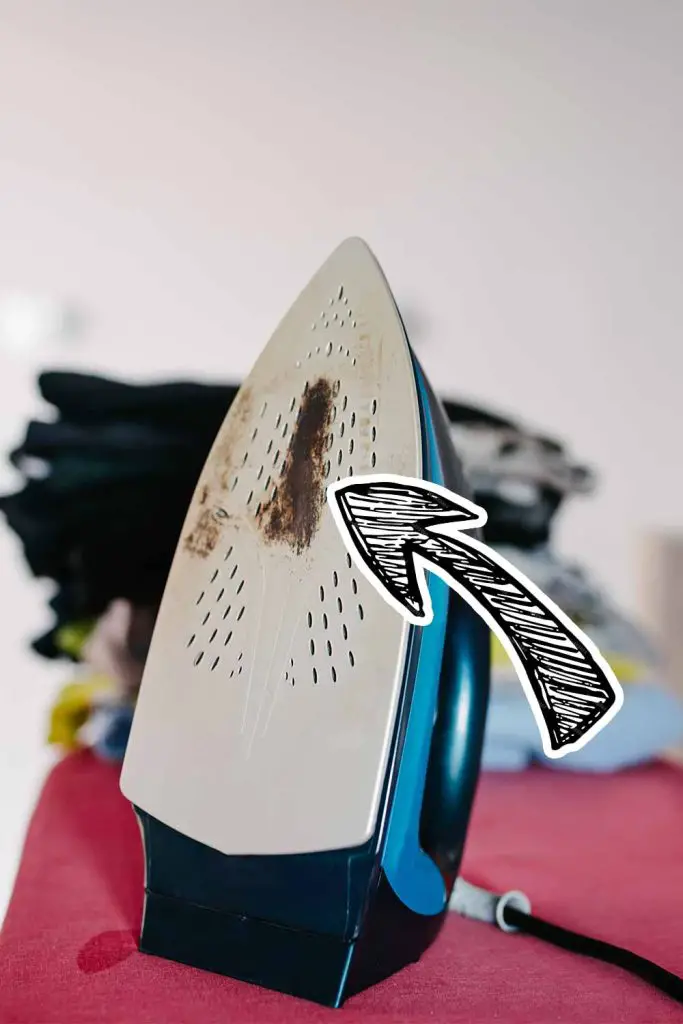 How To Remove The Stains From The Bottom Of Your Iron! - Mental Scoop