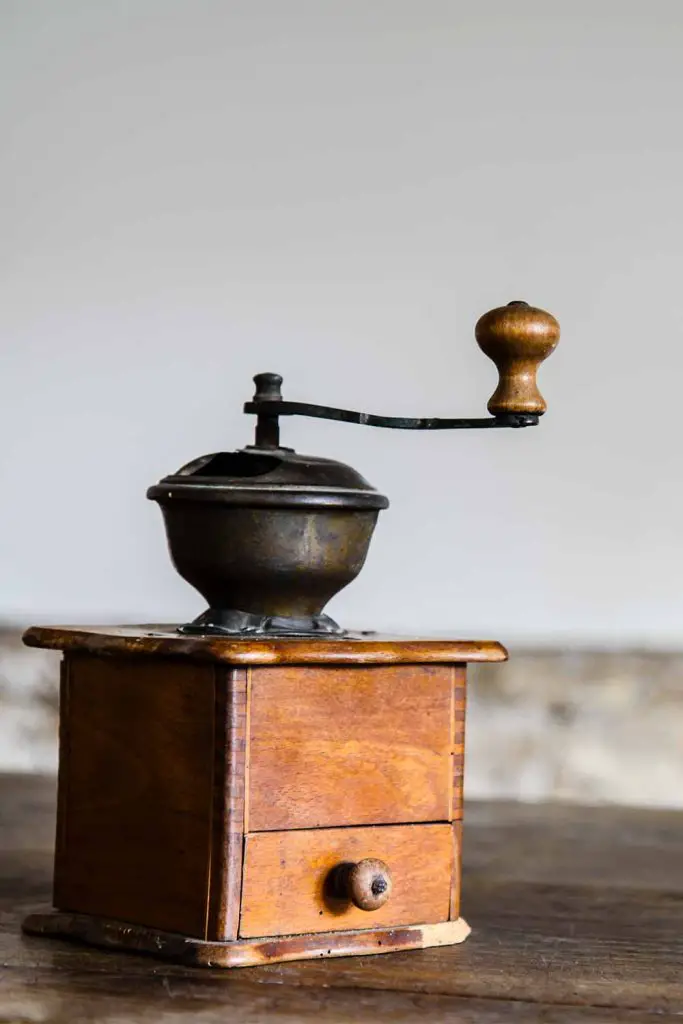 12 Forgotten Kitchen Gems from the 1950s: Timeless Treasures Worth ...