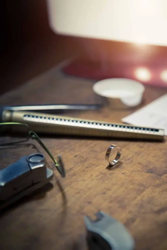 How To Resize Your Rings At Home! Easy And Reversible! - Mental Scoop