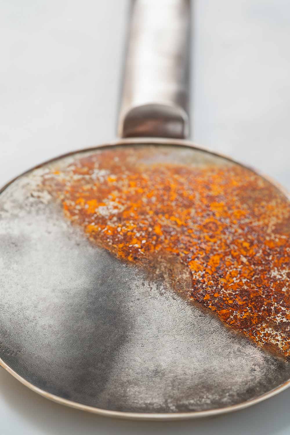 Default-How-To-Make-Your-Own-Rust-Removal-Spray - Mental Scoop