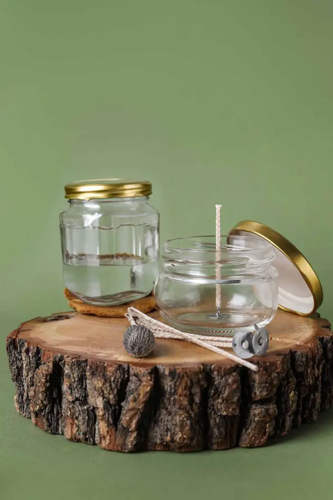 How To Make Your Own 1001 Hour Emergency Candle! - Mental Scoop